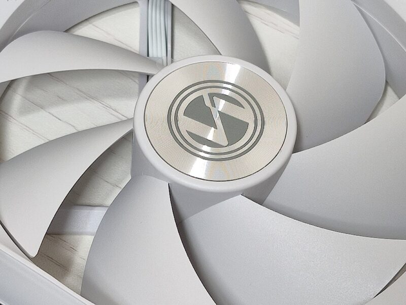 自作PC 初心者向け！ファンの向きは6秒で分かります。ポイントはコレだ！ - meolog